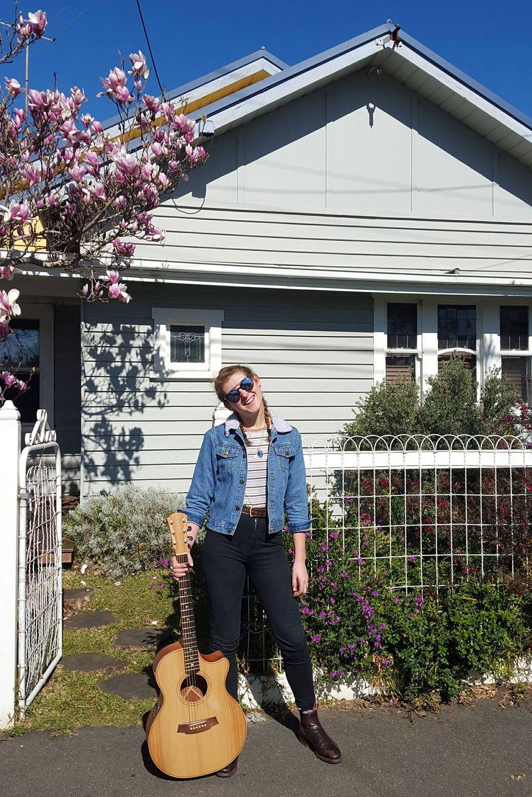 Singer, Rach Brennan – HuG