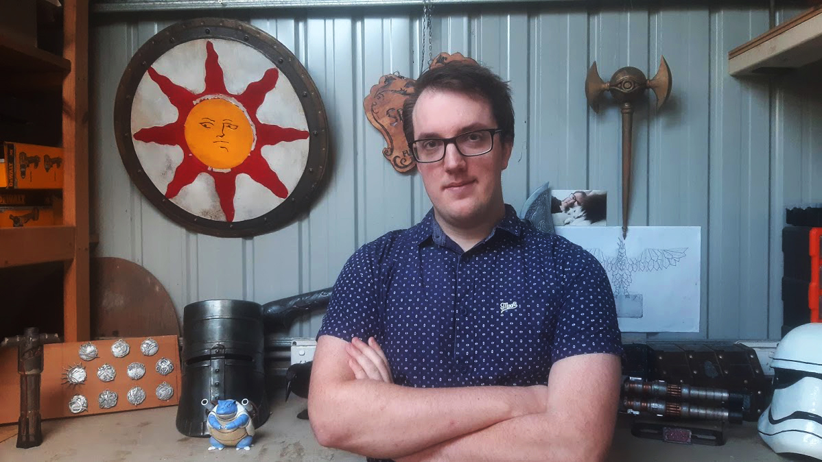 Prop Maker, Chris Bennett. – HuG